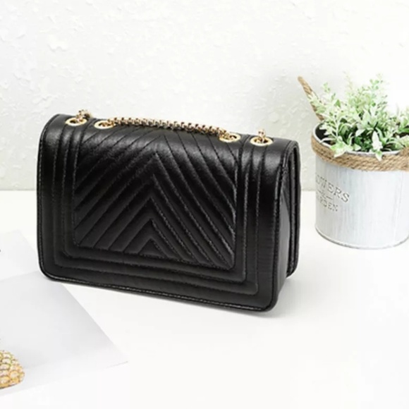 AnkarasBest | Bags | V Pattern Designer Luxury Unique Fashion Bag Red ...